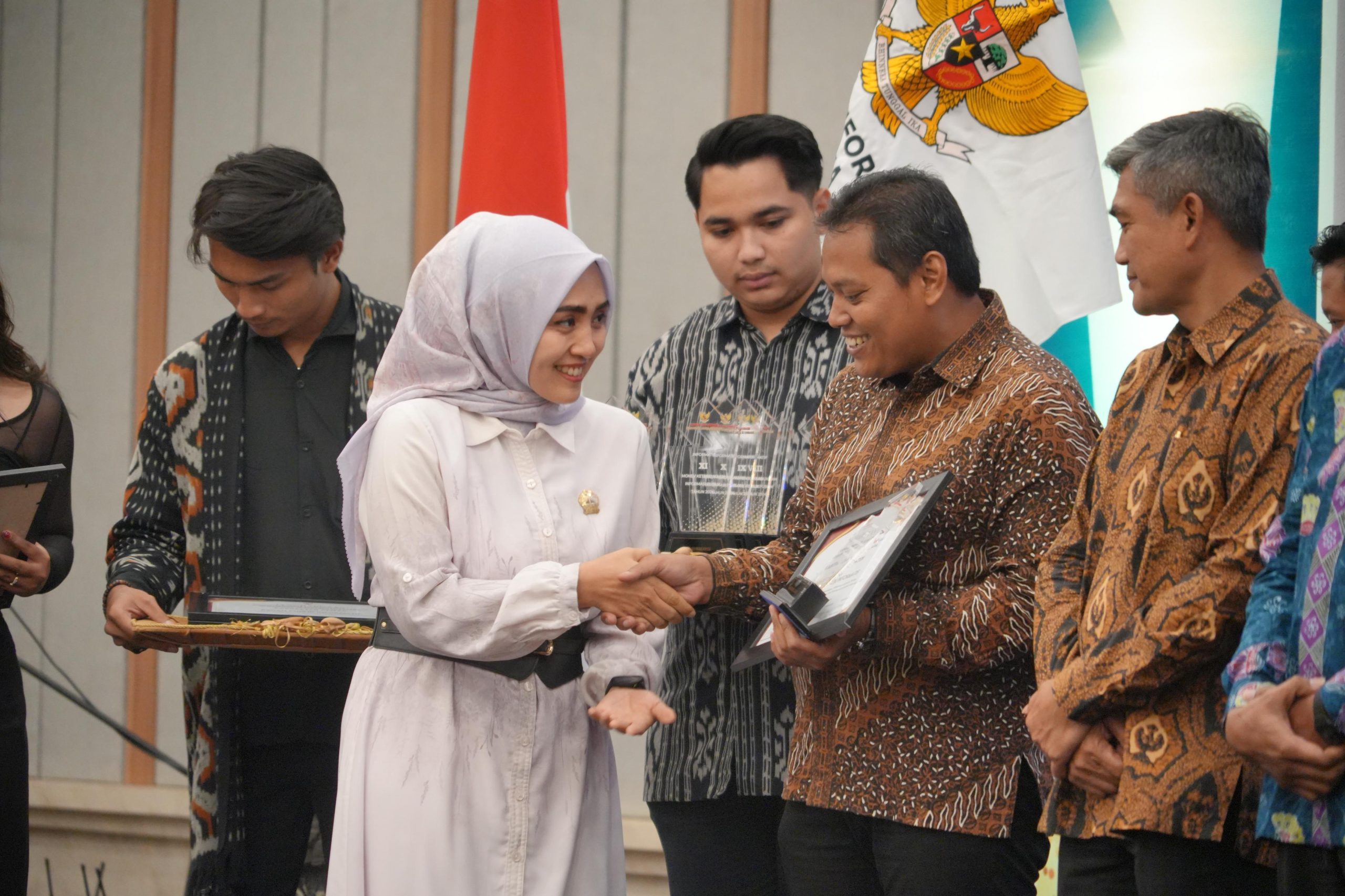 Pemkab Klaten Pertahankan Predikat Informatif KIP Jateng Award 2024 - mattanews.ID